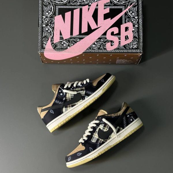 نایک اس بی دانک بندانا Nike sb dunk low Bandana - کتانی و کفش وارداتی ...